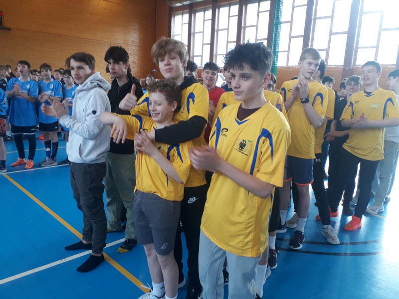 Velký úspěch našich kluků v regionální florbalové lize a celkové 2 ...